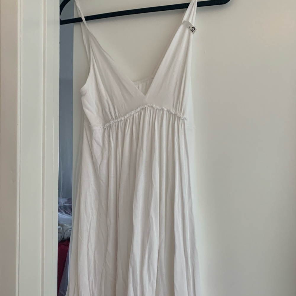 Super Cute White Dress With Puffy Bottom - Gem